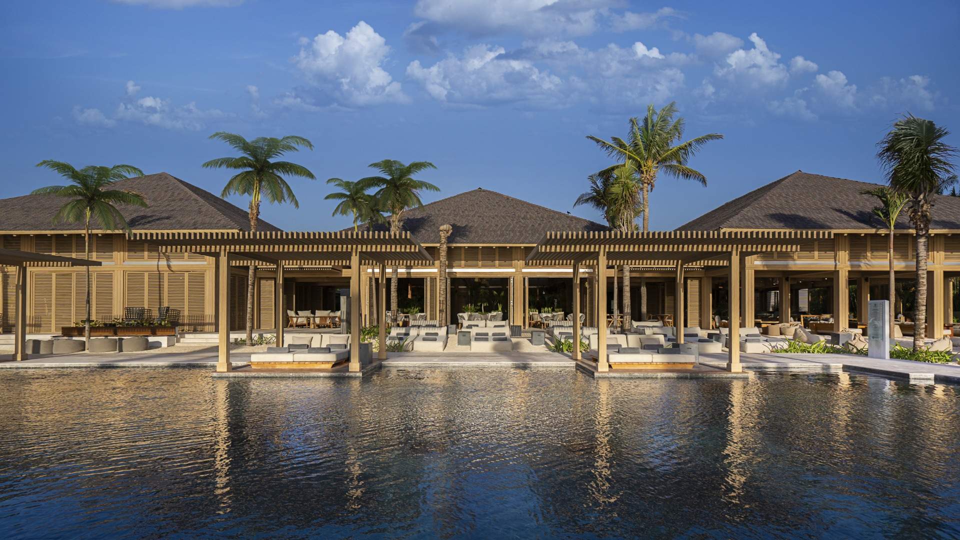 Banyan Tree: Luxury & Sustainable Hotels and Resorts