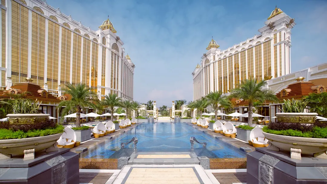 Luxury Hotel With Private Pools | Banyan Tree Macau