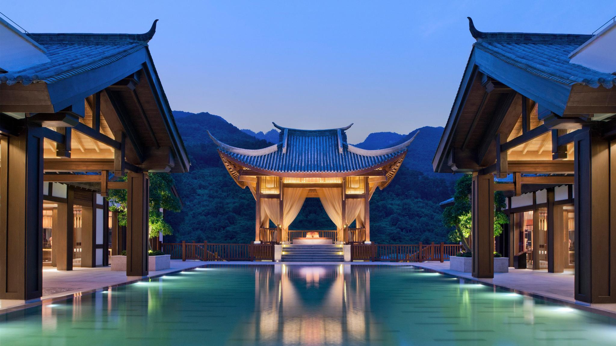 Luxury Hot Springs Resort | Chongqing - Banyan Tree Hotels