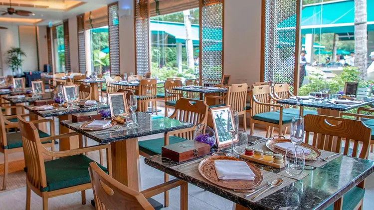 Romantic Restaurants & Bars | Phuket - Banyan Tree