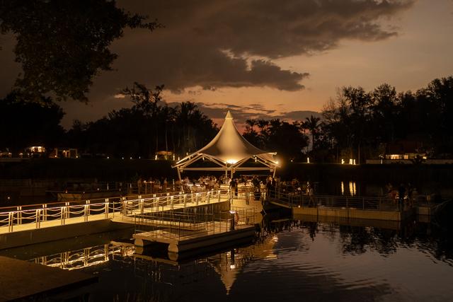 Romantic Restaurants & Bars | Phuket - Banyan Tree