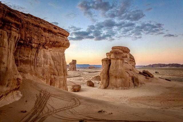 Elephant Rock (Jabal Alfil): Things to Know | Banyan Tree AlUla