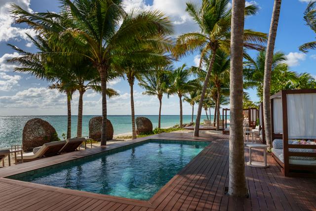 Sur Beach Club | Banyan Tree