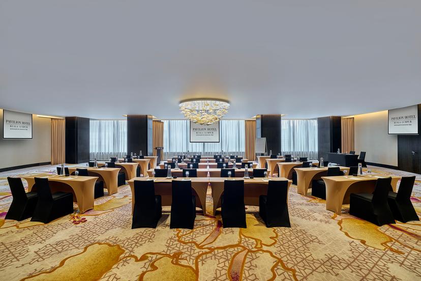 The Crescent Wedding Venue | Banyan Tree Pavilion Hotel
