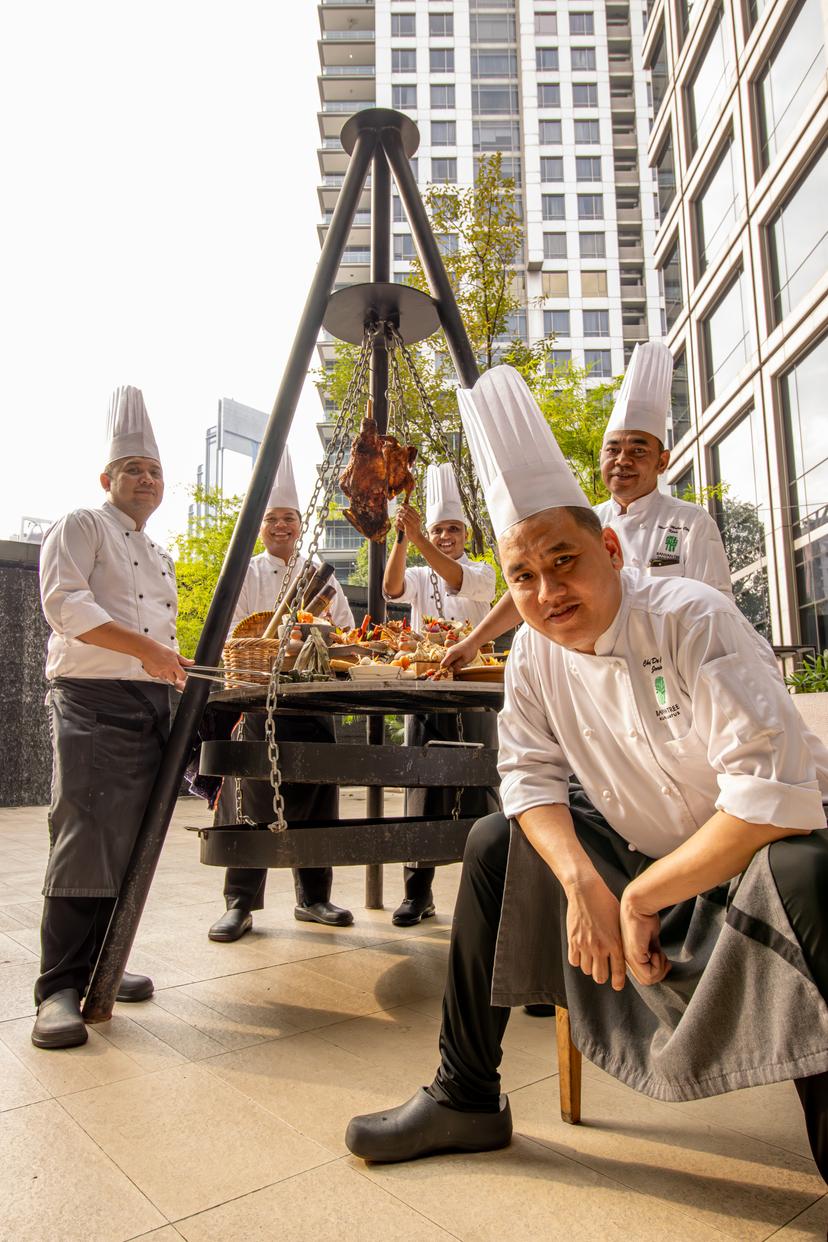 The Courtyard Restaurant | Banyan Tree Pavilion Hotel