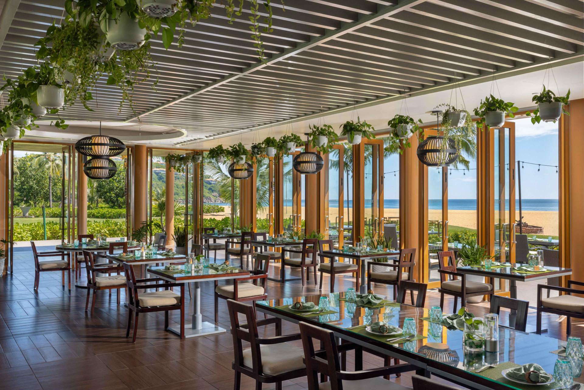 Banyan Tree Lang Co Restaurants & Numerous Dining Options