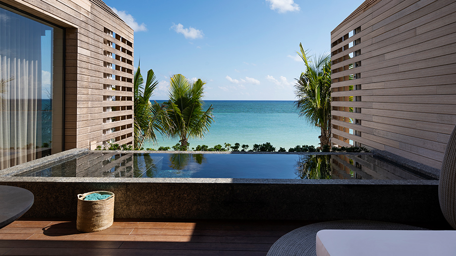 Oceanfront Balcony Pool Suite | Banyan Tree