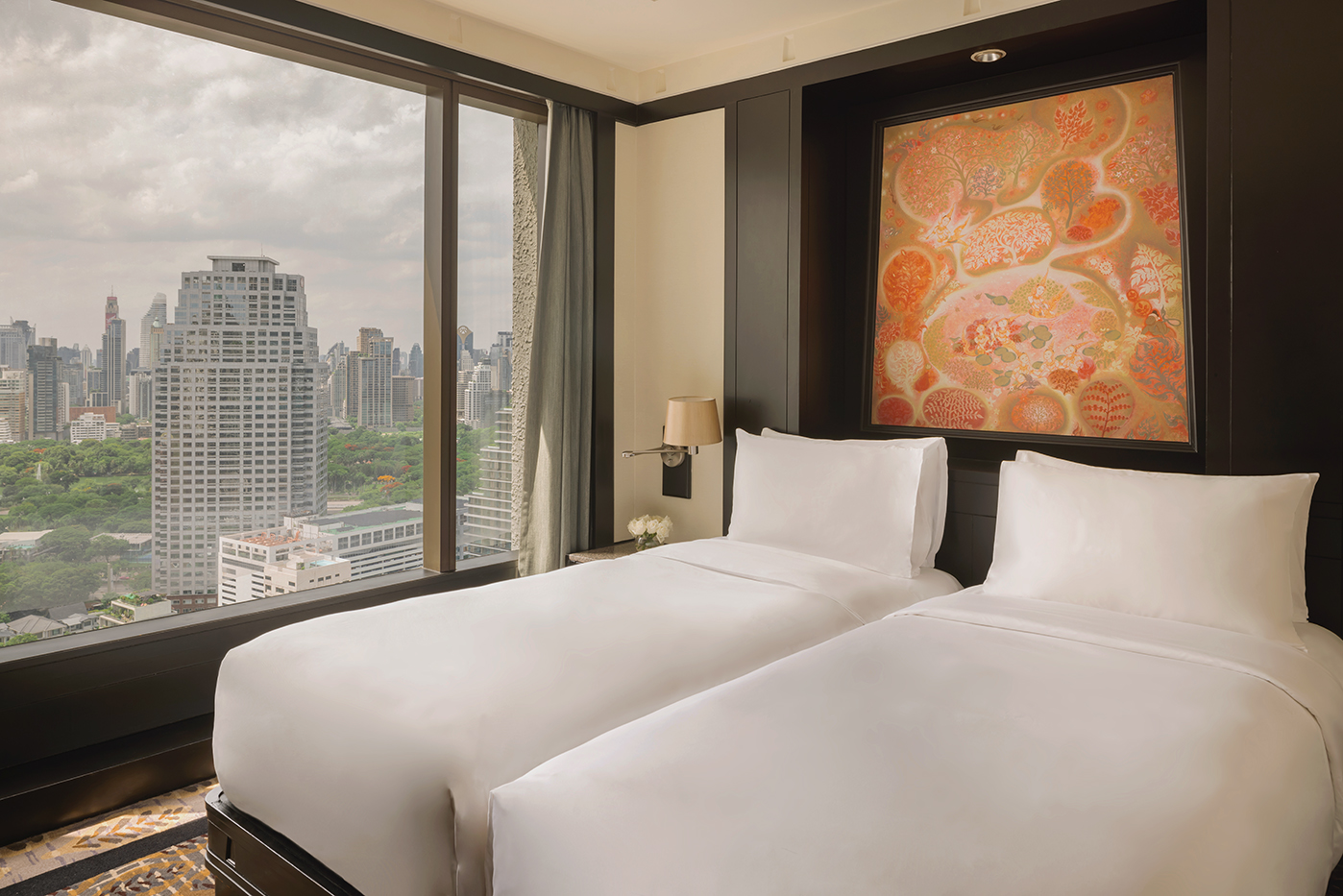 Skyline Park View Twin Room Bangkok | Banyan Tree