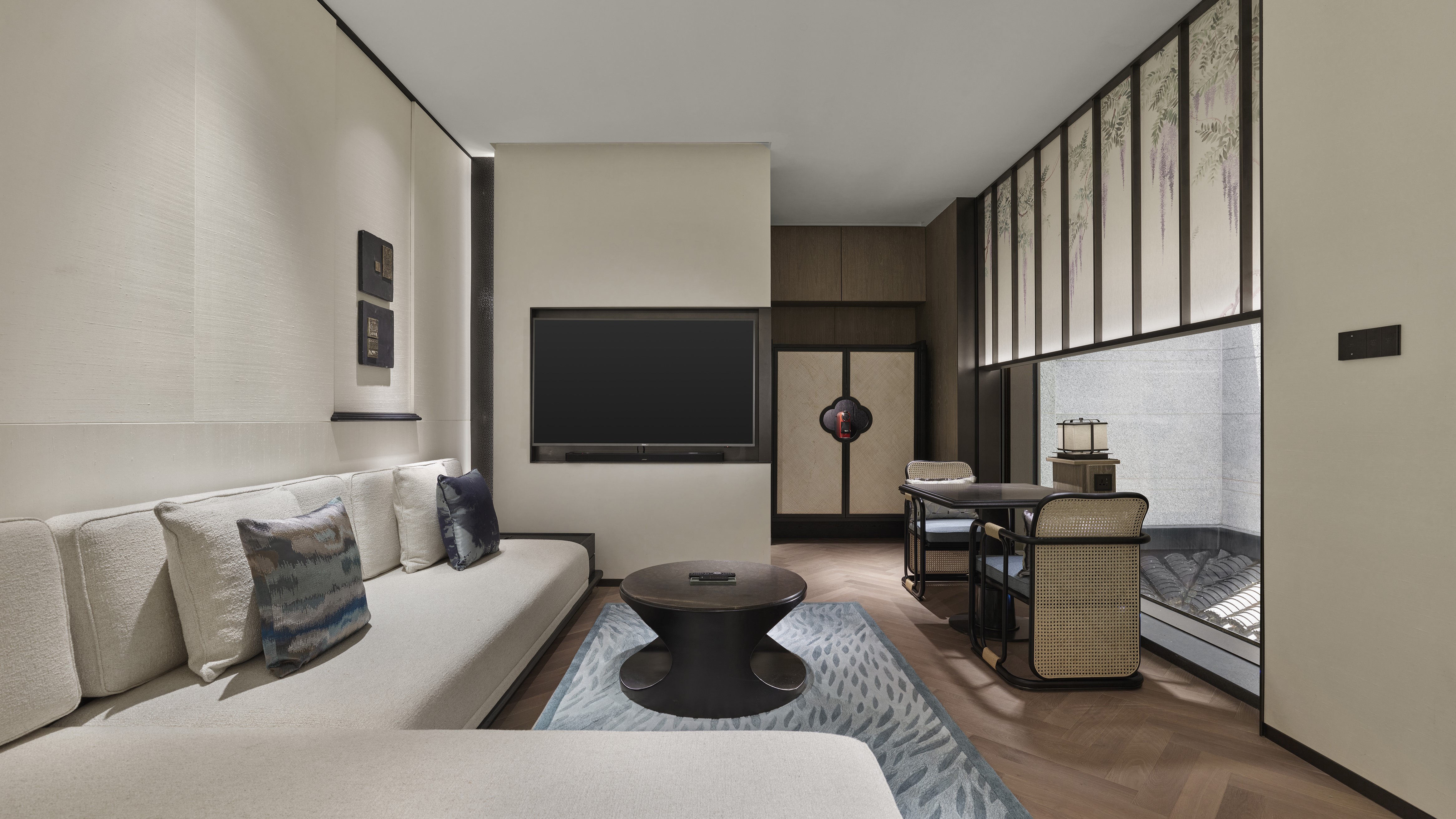 Lakeview Pool Deluxe Room King | Banyan Tree Yangcheng Lake