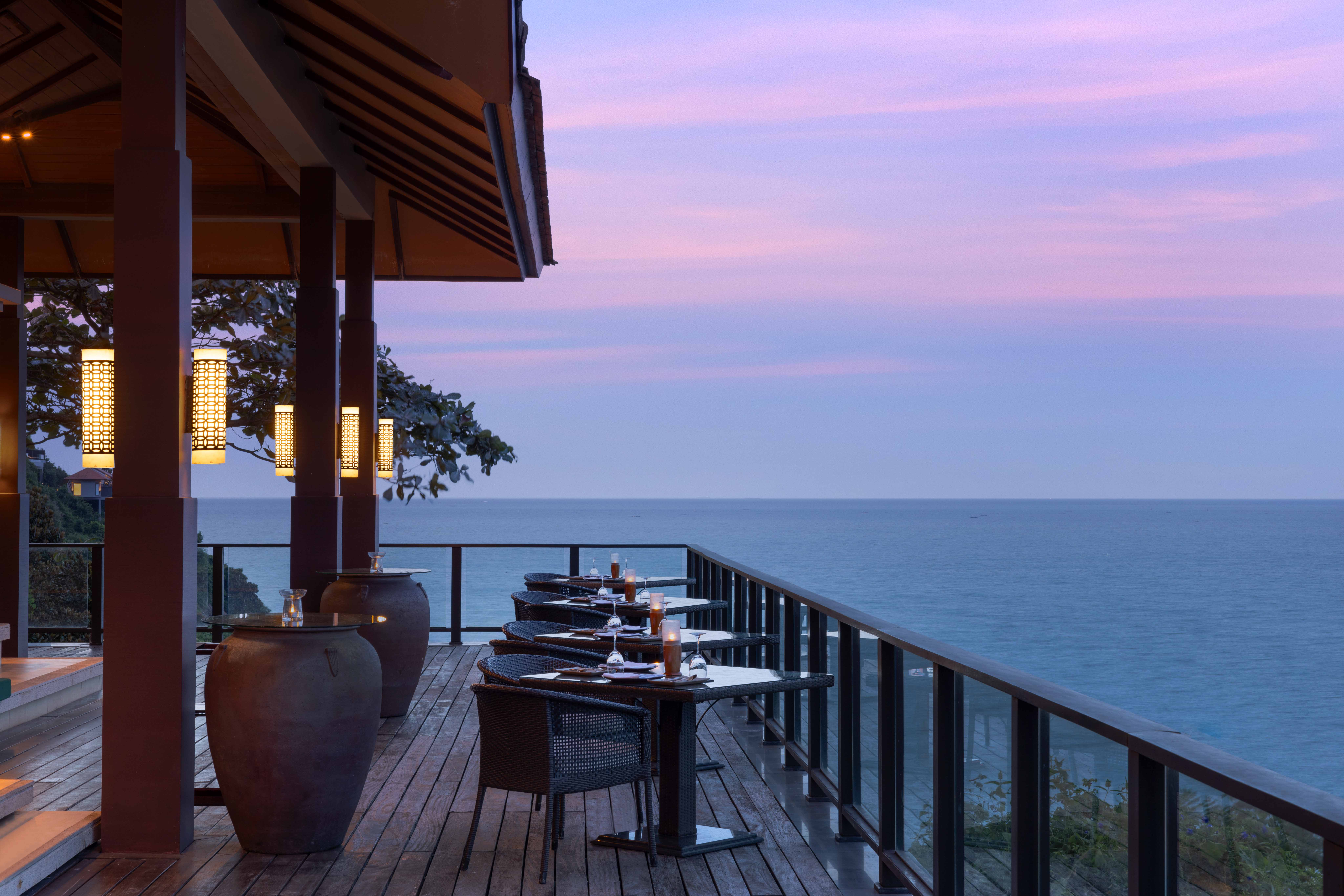 Saffron Restaurant Da Nang | Banyan Tree Lang Co